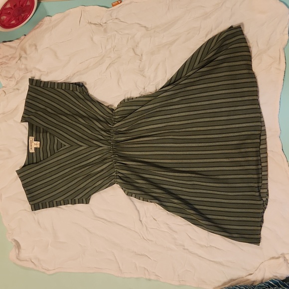 Monteau | Dresses | Monteau Green Dress Small Euc | Poshmark